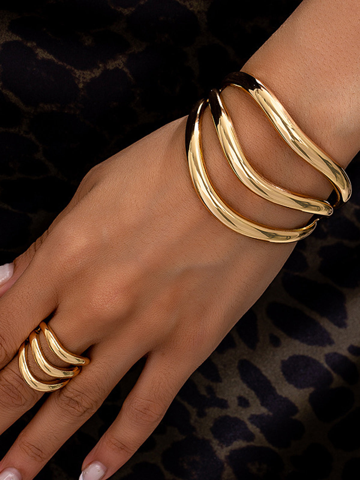 Sculpted Curve Bangle & Ring Set | COMMENSE