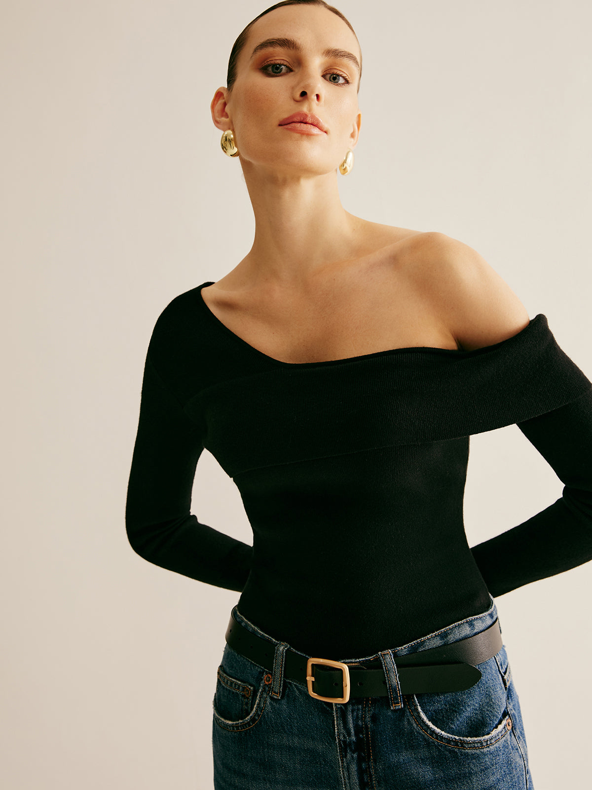 Asymmetrical Cold Shoulder Knitting Top | COMMENSE